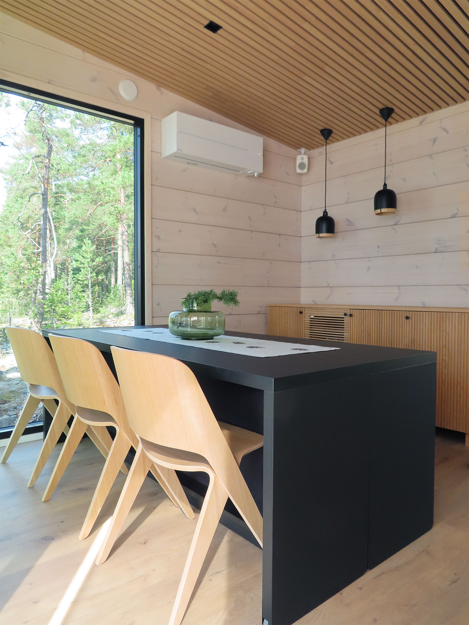 Read The Story of Tablebed - From table to bed in 10 seconds - Tablebed