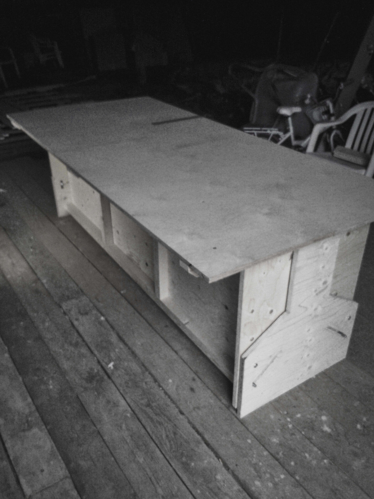 Read The Story of Tablebed - From table to bed in 10 seconds - Tablebed